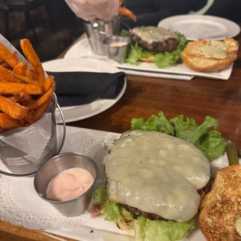 THUNDER BURGER & BAR - Updated September 2024 - 511 Photos & 871 ...