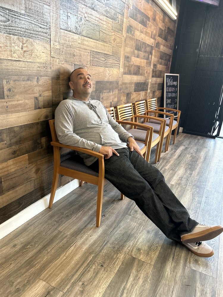 POMONA BARBERS - 102 Photos & 27 Reviews - 430 W Holt Ave, Pomona ...