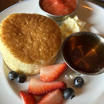 BLUEBIRD - Updated July 2024 - 83 Photos & 52 Reviews - 218 Lynx Street ...