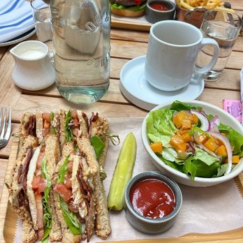 MERRION ROW HOTEL AND PUBLIC HOUSE - Updated December 2025 - 147 Photos ...