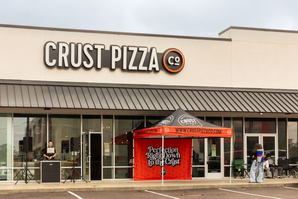 CRUST PIZZA CO. - HEDWIG VILLAGE - Updated January 2026 - 166 Photos ...