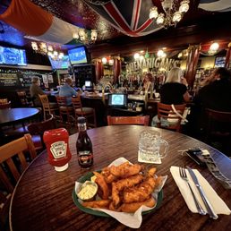 SHENANIGAN’S OLD ENGLISH PUB - Updated October 2025 - 218 Photos & 226 ...