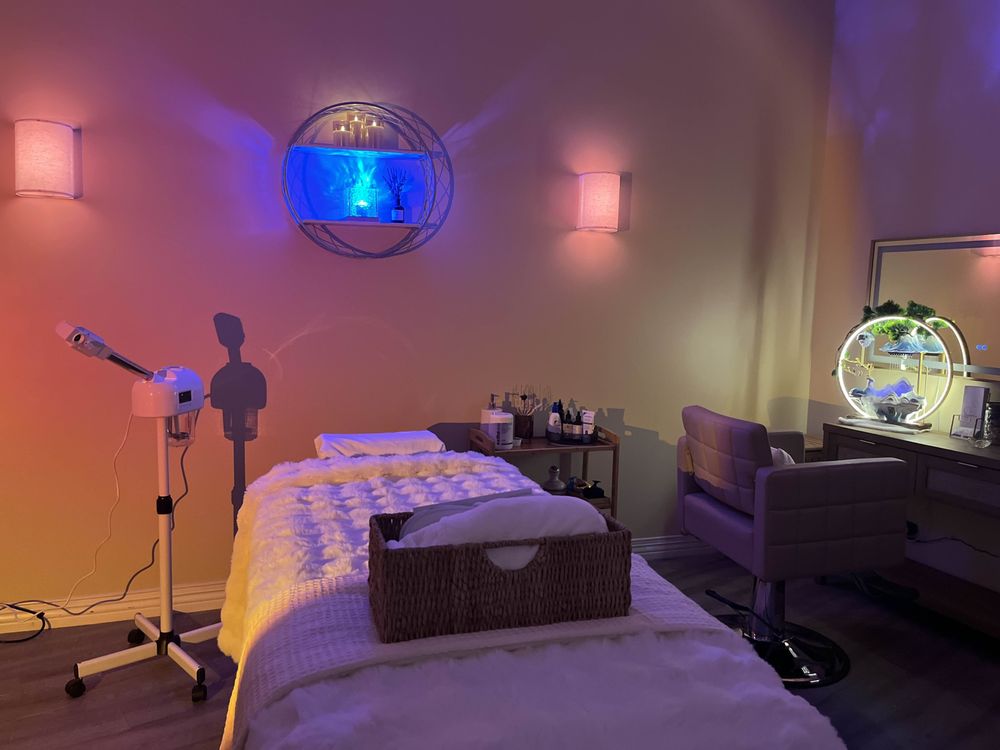 SERENE HEAD SPA - Updated October 2025 - 15 Photos - 3804 Northlake ...