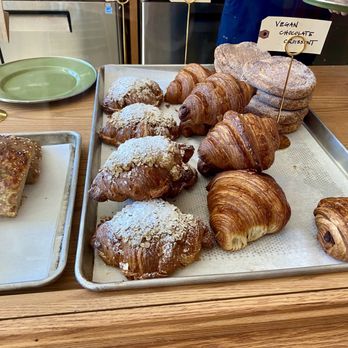 TWO SEVEN TWO - Updated August 2025 - 65 Photos & 34 Reviews - 272 Ludlow Ave, Cincinnati, Ohio ...