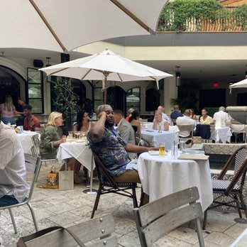 YEBO BEACH HAUS - 949 Photos & 372 Reviews - 56 E Andrews Dr Nw ...