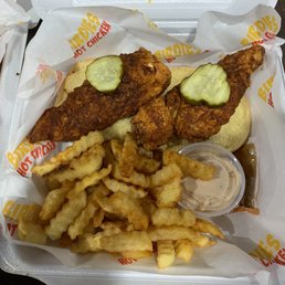 BIRDIES HOT CHICKEN - Updated September 2025 - 111 Photos & 102 Reviews ...