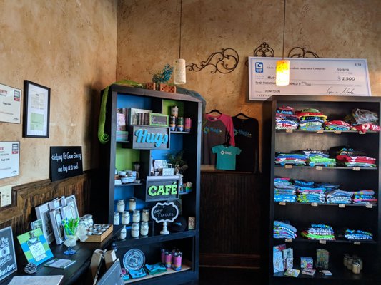 HUGS CAFE - 148 Photos & 183 Reviews - Salad - 224 E Virginia St ...