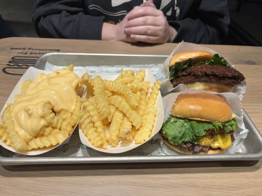 SHAKE SHACK SPRINGFIELD - Updated September 2025 - 14 Photos & 31 ...
