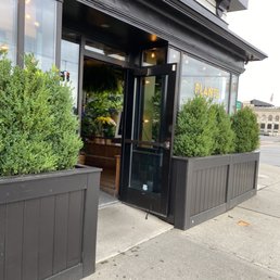 EMRY’S GARDEN - Updated July 2025 - 92 Photos & 68 Reviews - 2 King St ...