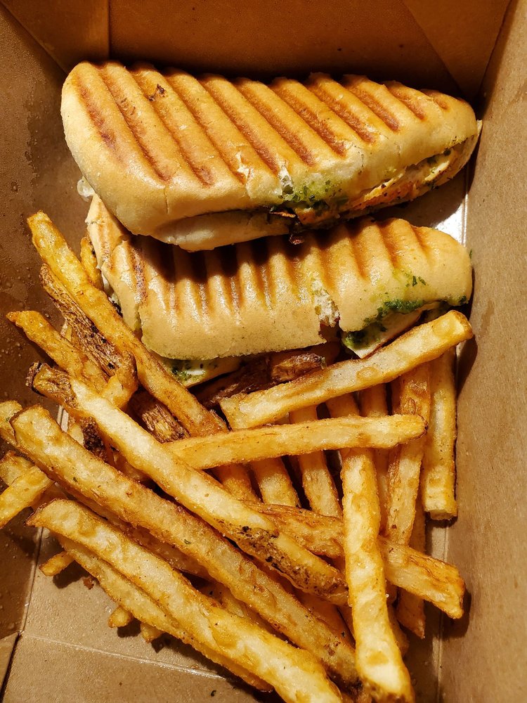 OUI BAR + KTCHN - 609 S 3rd St, Minneapolis, Minnesota - 39 Photos & 16 ...