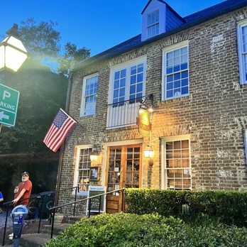 THE GRIFFON - Pub - 18 Vendue Range, Charleston, South Carolina - 575 ...