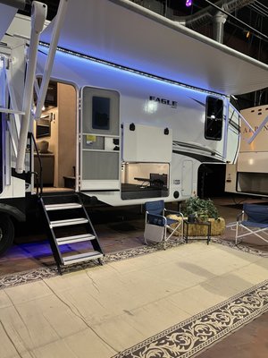 LITTLE DEALER-LITTLE PRICES - Updated April 2025 - 171 Photos & 428 ...