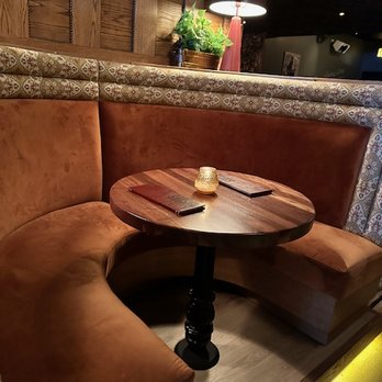 BISOUS - Updated September 2024 - 62 Photos & 29 Reviews - 938 W Fulton ...