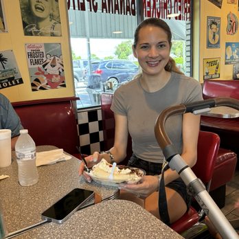 FROSTBITE ICE CREAM & MORE - Updated October 2025 - 124 Photos & 95 ...