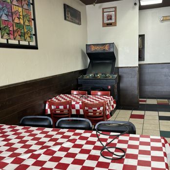 GOOMBA’S PIZZERIA - Updated October 2025 - 190 Photos & 275 Reviews ...