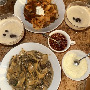 MAMASAMAS RESTAURANT - Updated October 2025 - 168 Photos & 87 Reviews ...