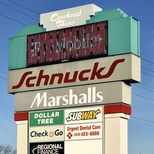 PLAZA FRONTENAC - Updated January 2025 - 107 Photos & 69 Reviews - 1701 ...