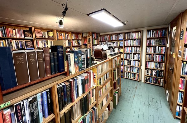 OPHELIA’S BOOKS - Updated December 2025 - 59 Photos & 84 Reviews - 3504 ...