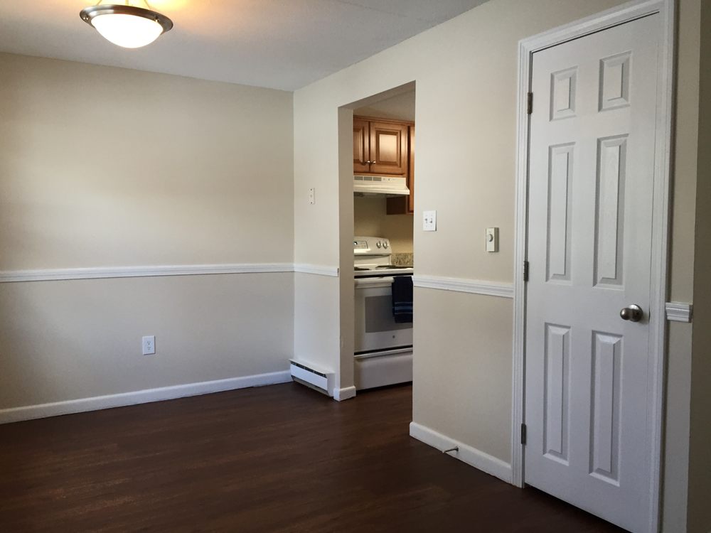 COACH LANTERN APARTMENT HOMES - Updated October 2025 - 23 Photos - 105 ...