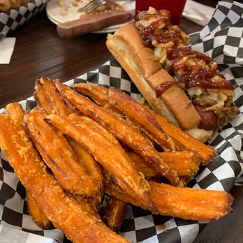 OLD DOMINION DOGGERY & BURGER SHOPPE - 91 Photos & 118 Reviews - 133 E ...