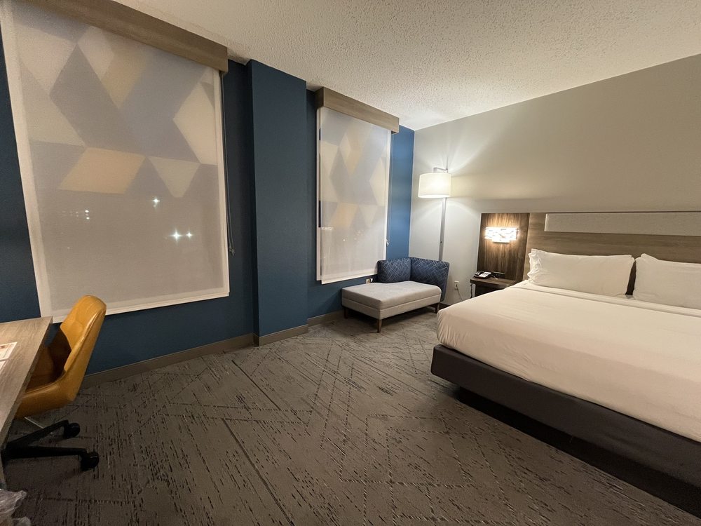 HOLIDAY INN EXPRESS BALTIMORE-DOWNTOWN - Updated December 2025 - 98 ...