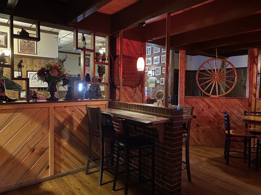 LITTLE BEAR INN - Updated January 2026 - 33 Photos & 76 Reviews - 1700 ...