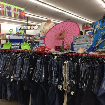 RED RACKS - Updated December 2025 - 14 Photos & 17 Reviews - 2843 E ...