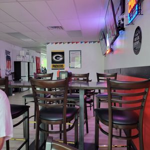 PUTTERZ SPORTS BAR AND GRILL - Updated June 2025 - 299 Cortez Rd, Hot ...