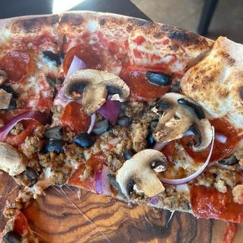 CRAB ROCK PIZZA - Updated August 2024 - 60 Photos & 66 Reviews - 604 ...