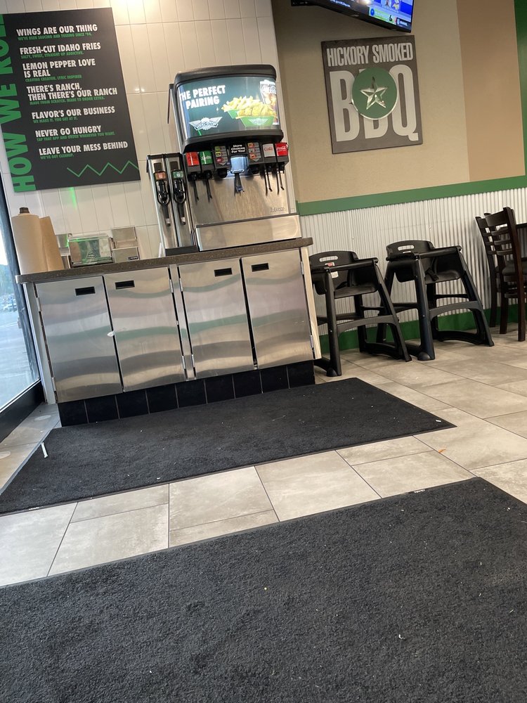 WINGSTOP - Updated October 2024 - 2001 Lincoln Way, White Oak ...