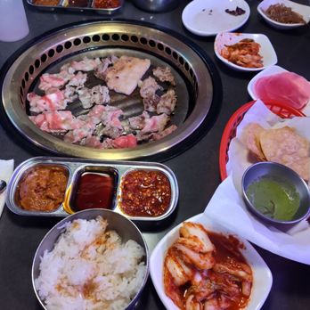 RED CASTLE - Updated January 2025 - 2420 Photos & 1550 Reviews - 403 S ...