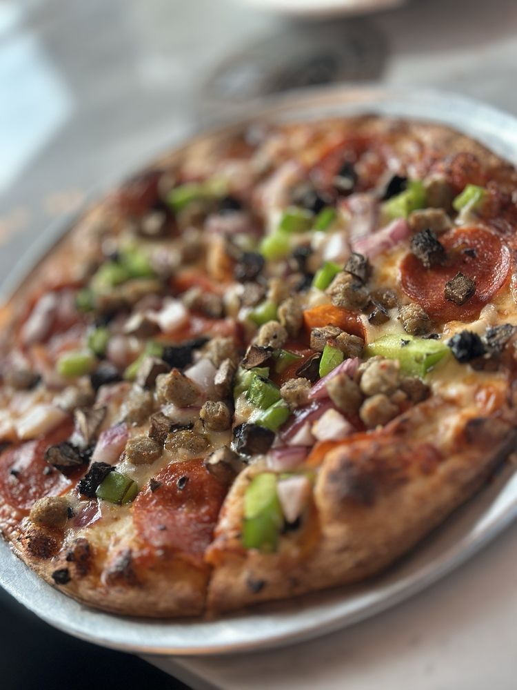 AVIATOR PIZZA & DRAFTHOUSE - Updated December 2025 - 135 Photos & 49 ...