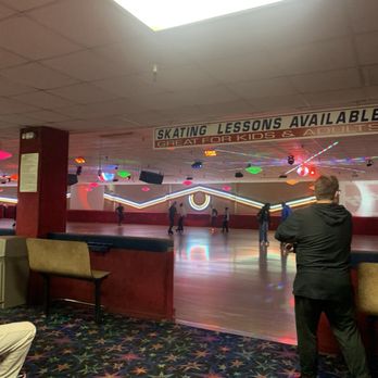 FOUNTAIN VALLEY SKATING CENTER - Updated May 2024 - 264 Photos & 470 ...