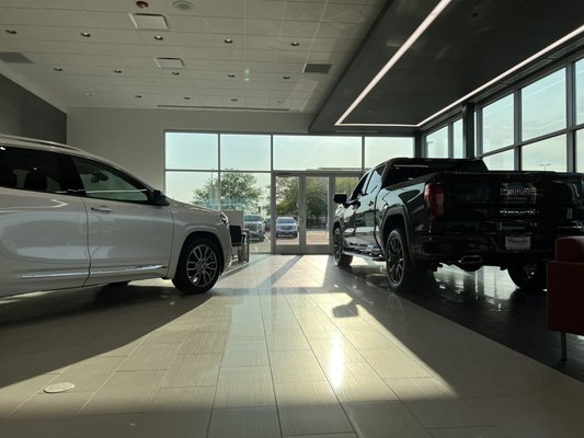WOODY BUICK GMC OF GURNEE - Updated February 2026 - 38 Photos - 5589 ...
