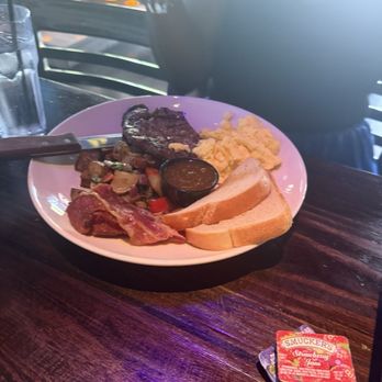 POUR BEHAVIOR - Updated October 2025 - 737 Photos & 641 Reviews - 2211 ...