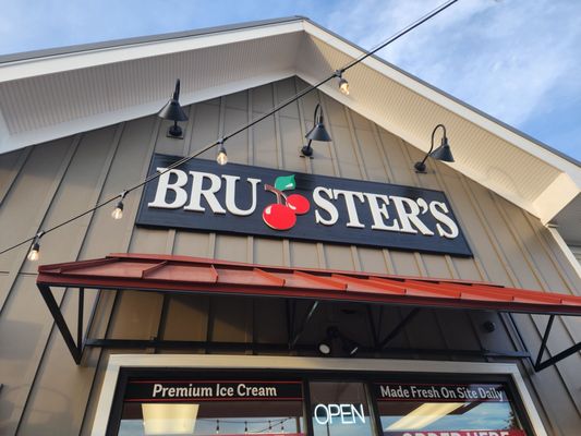 BRUSTER’S REAL ICE CREAM - Updated December 2025 - 31 Photos & 19 ...