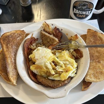 RAILWAY CAFE - Updated October 2025 - 68 Photos & 42 Reviews - 580 Main ...