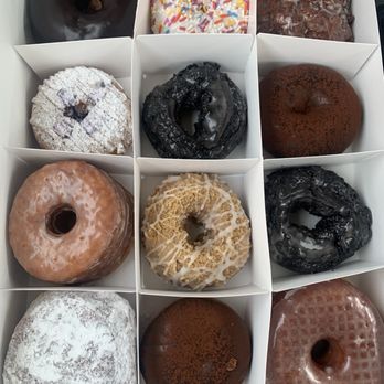 BEACON DOUGHNUTS - Updated August 2024 - 514 Photos & 219 Reviews - 810 ...