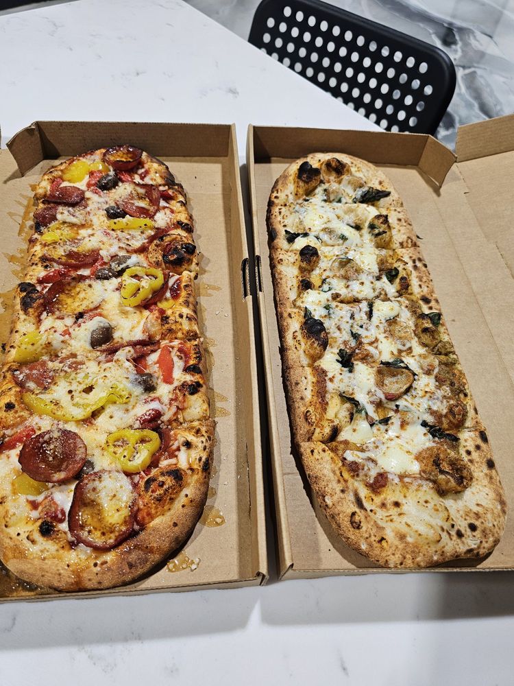 DISTRICT PIZZA PALACE - 15 Photos - 2325 S Eads St, Arlington, Virginia ...