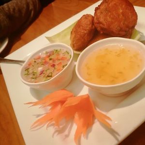 CHA BAA THAI - 74 Photos & 143 Reviews - 1546 Queen St, Halifax, Nova ...