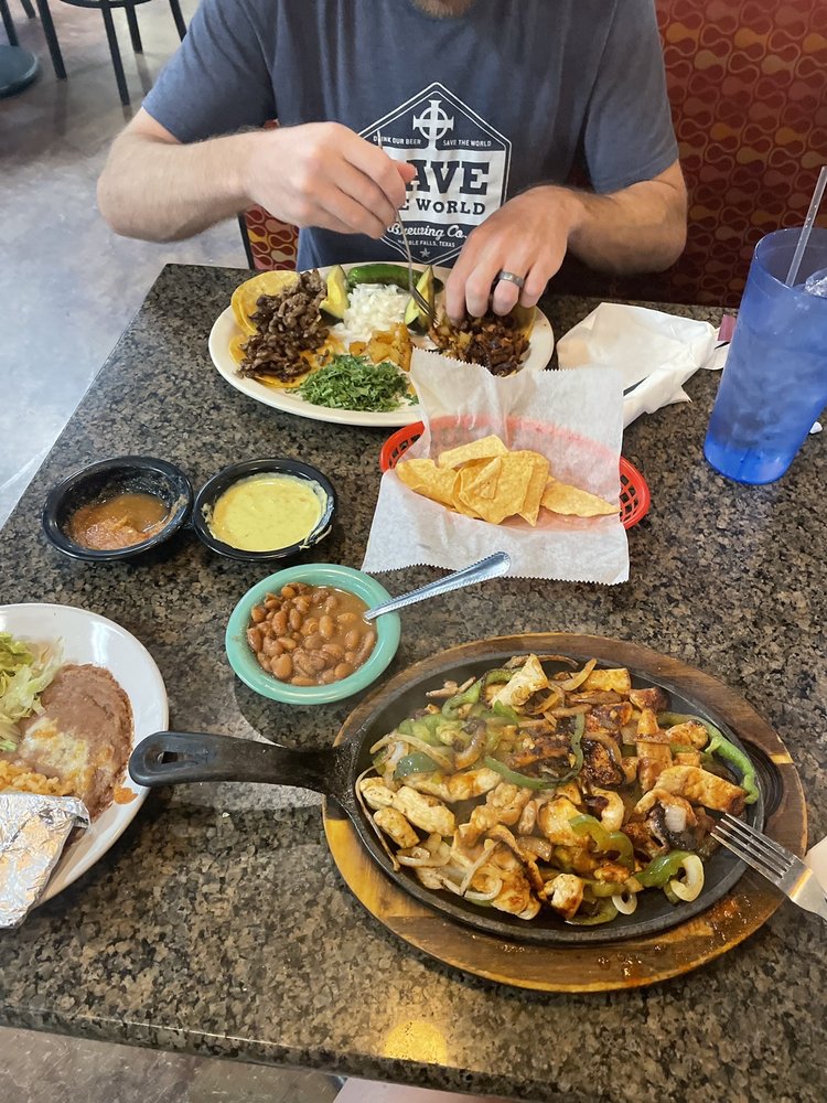 LIMESTONE MEXICAN GRILL & SEAFOOD - Updated April 2025 - 68 Photos ...