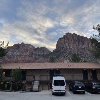 CLIFFROSE SPRINGDALE, CURIO COLLECTION BY HILTON - Updated March 2025 ...