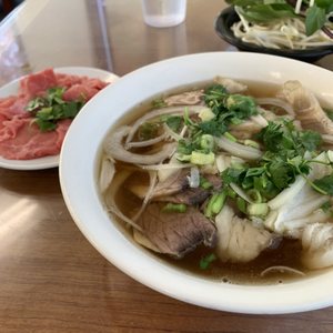 PHO T & L - 57 Photos & 42 Reviews - 18437 E valley Hwy, Kent ...
