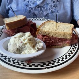 LUCKY DILL DELI - Updated December 2025 - 885 Photos & 1395 Reviews ...