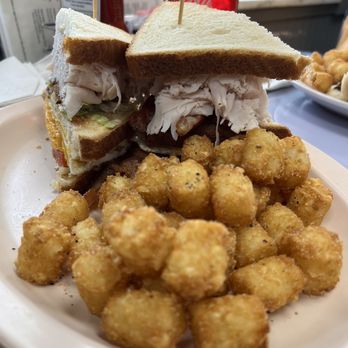 FT WRIGHT FAMILY RESTAURANT - Updated December 2025 - 137 Photos & 136 ...