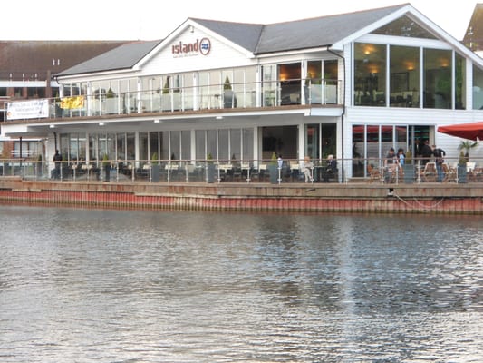 ISLAND BAR & RESTAURANT - Updated September 2025 - Pipers Island ...