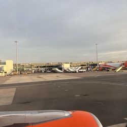 EasyJet Gift & Greeting Cards - Email, Text or Print - Luton