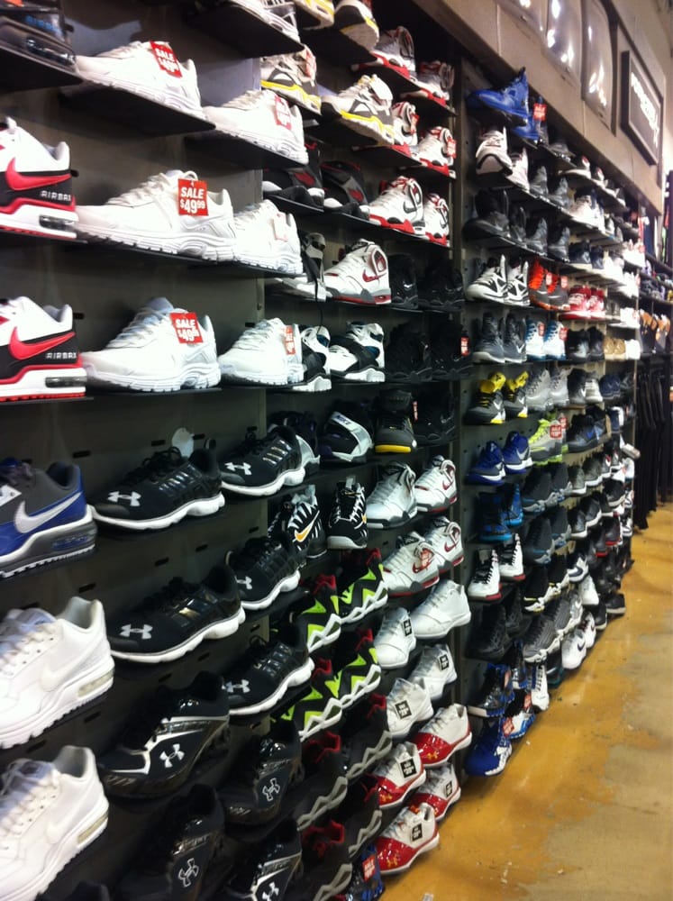 FOOT ACTION USA NO 8115 - Shoe Stores - 6155 Eastex Fwy, Beaumont, TX ...