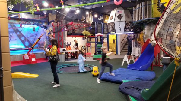 TWINKLE PLAYSPACE - 141 Photos & 95 Reviews - 144 Frost St, Brooklyn ...