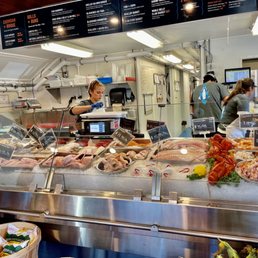 CHATHAM PIER FISH MARKET - Updated July 2025 - 449 Photos & 360 Reviews ...